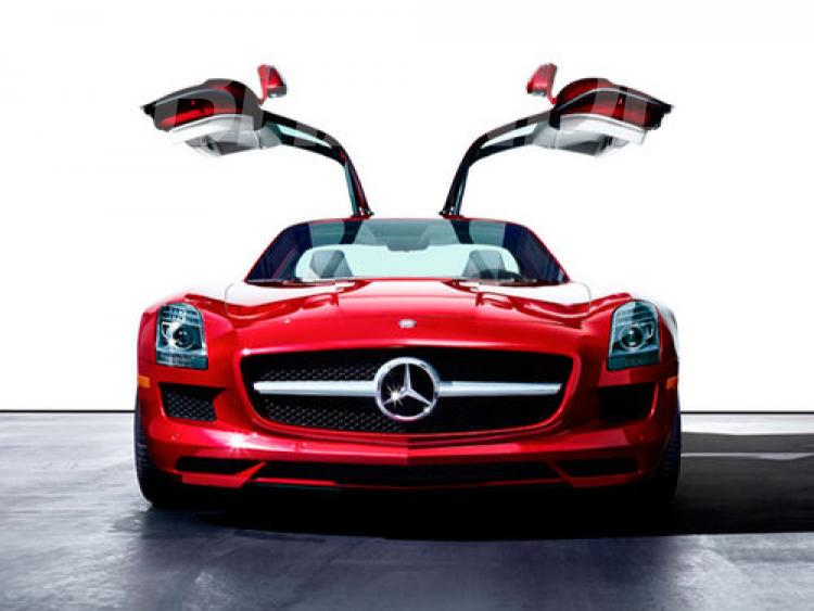 Mercedes-Benz SLS - Open Gullwing Doors | iMBranded